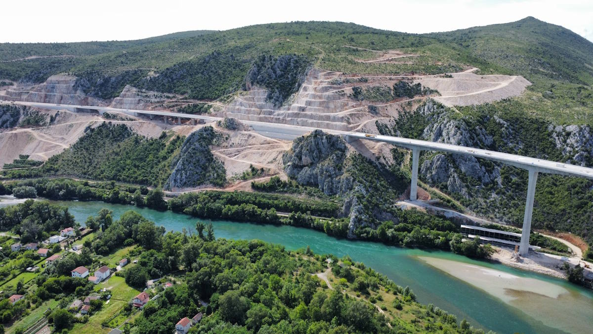 Najveći Most u Bosni i Hercegovini: Most Hercegovina u Počitelju - Kamere